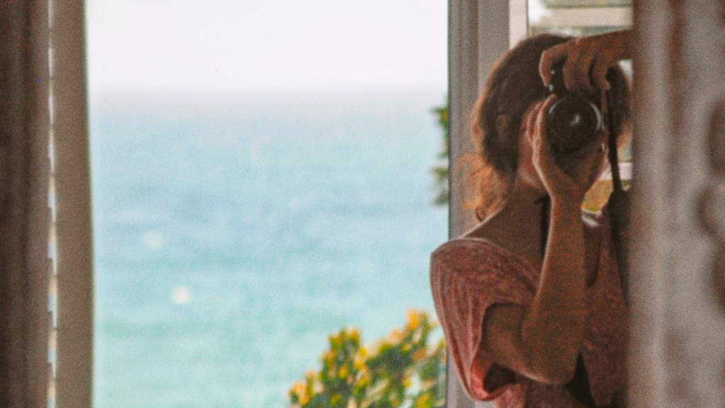 10 Ways to Focus on Being Content in Life - Devoutly Journal